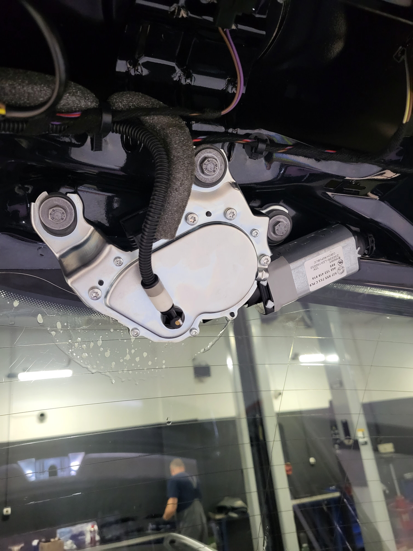 Моторчик заднего стеклоочистителя — Skoda Superb Combi (Mk2), 2 л, 2011 ...