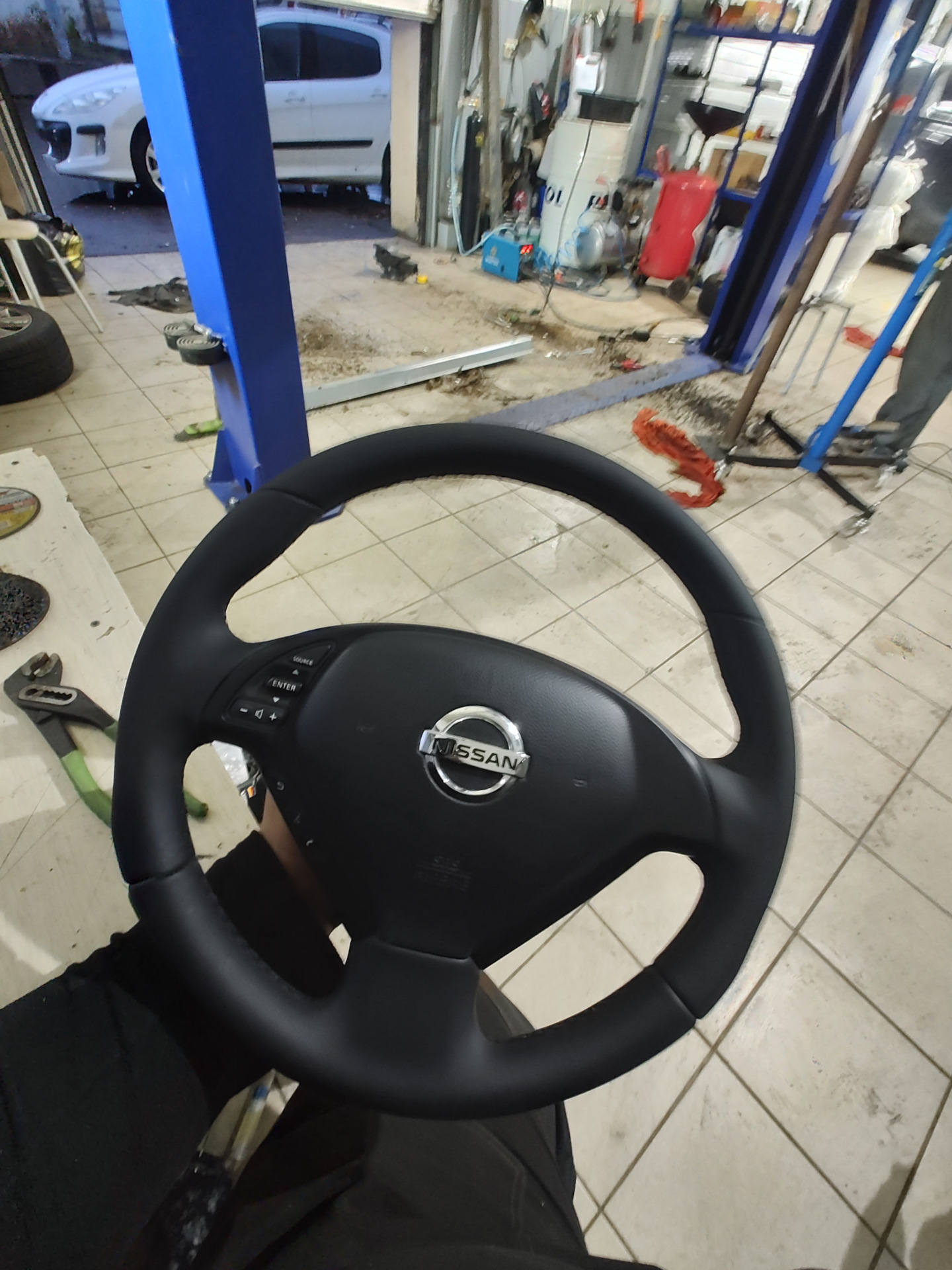 Руль от skyline v36 — Nissan Skyline (V35), 2,5 л, 2001 года | тюнинг ...