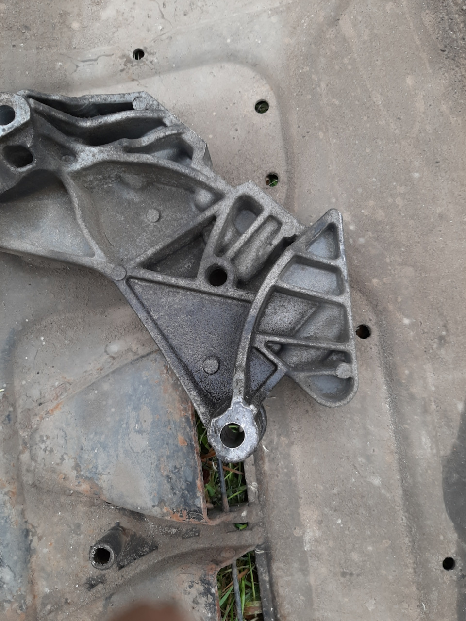 Замена пластиковой крышки грм на алюминиевую bzb — Volkswagen Passat B6 ...