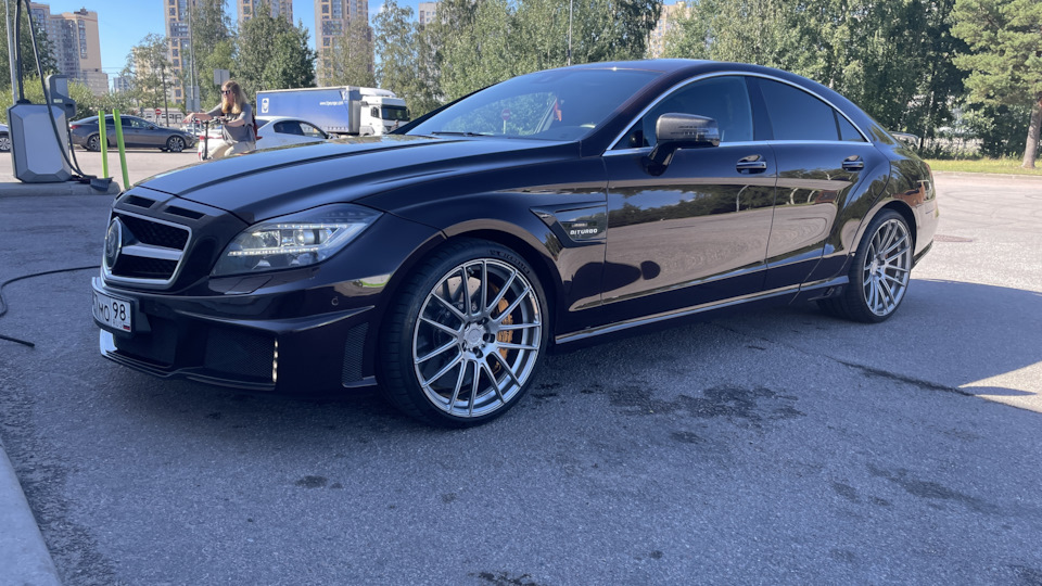 Mercedes-Benz CLS 63 AMG (C218) 6.0 бензиновый 2013 | Brabus Rocket 950 ...