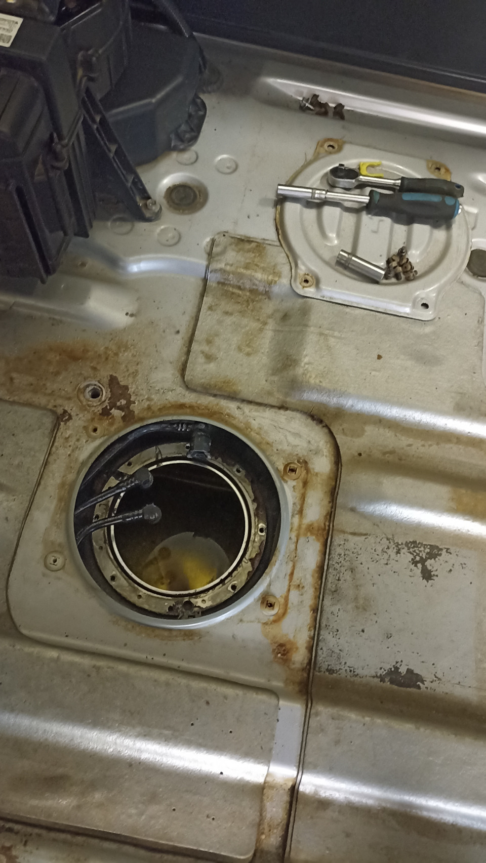 Замена топливных фильтров HiAce — Toyota HiAce (H200), 2,7 л, 2014 года ...