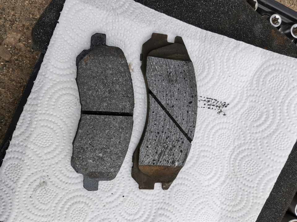 Обслуживание передних тормозов — Mitsubishi Outlander XL, 3 л, 2007 ...