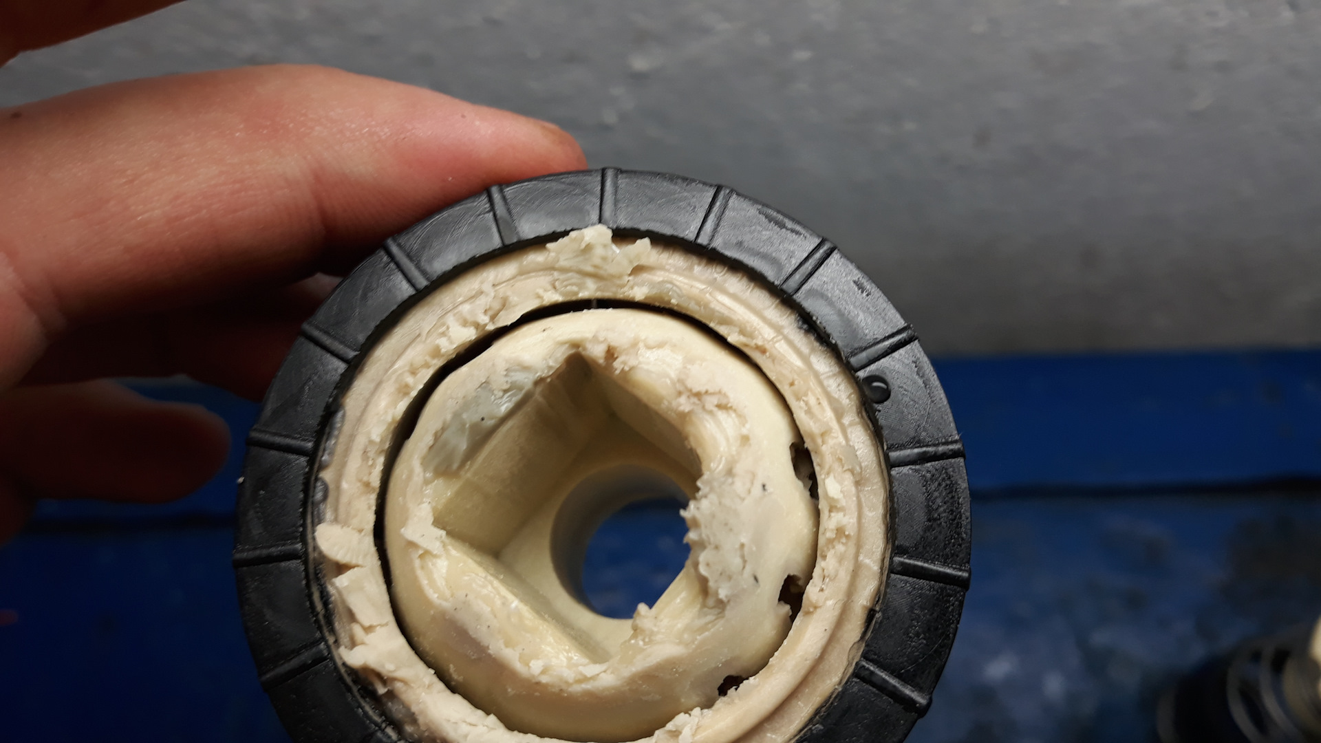 Transmission #1 (Обслуживание кулисы КПП) — Audi A4 (B7), 2 л, 2006 ...