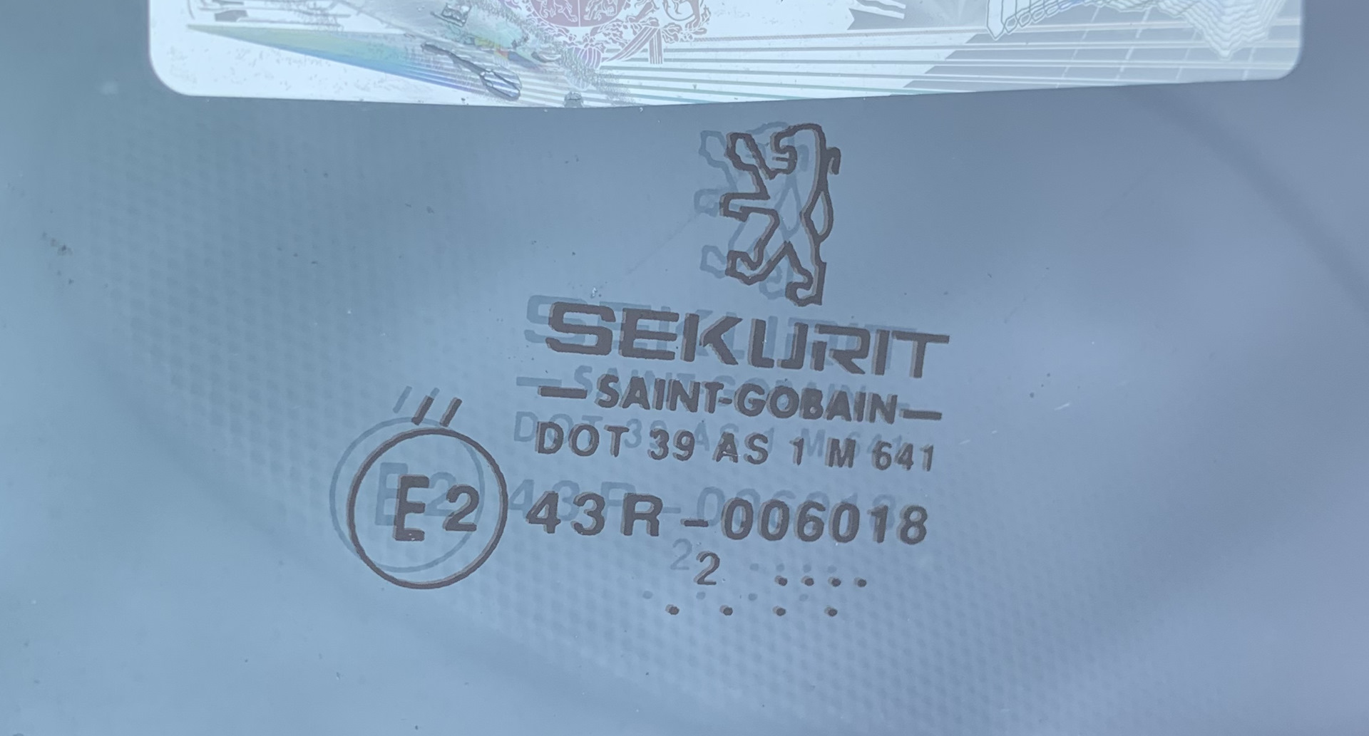 8116V6: лобовое стекло — Peugeot 406, 2 л, 2003 года | запчасти | DRIVE2