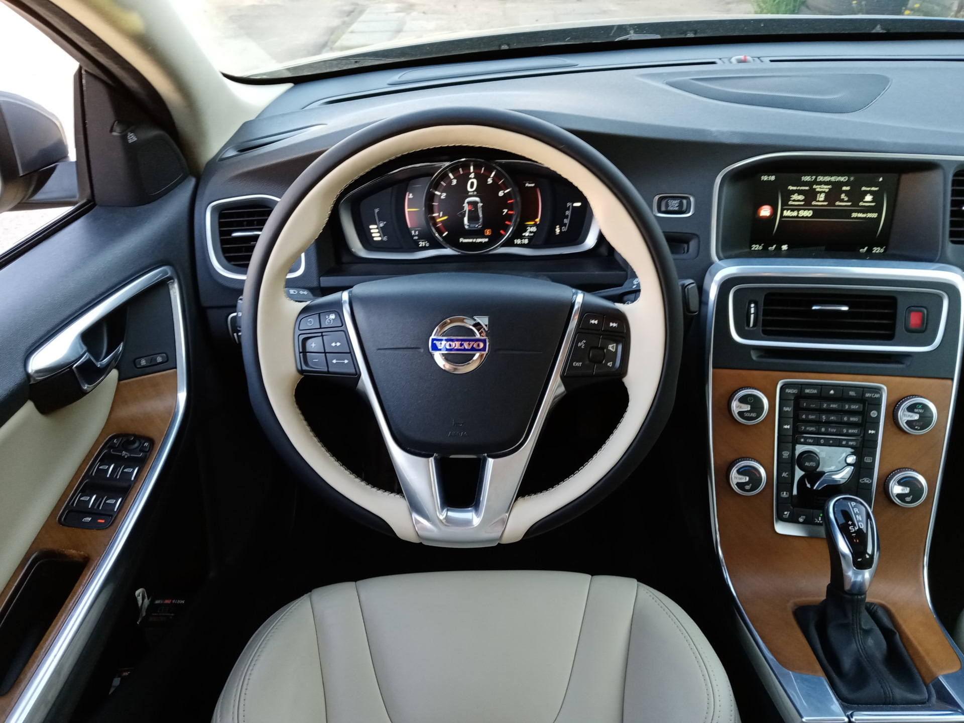 Руль — Volvo S60 (2G), 2,5 л, 2016 года | стайлинг | DRIVE2