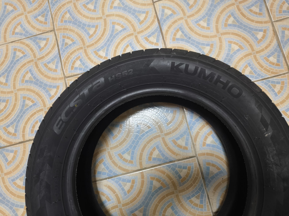 Летняя резина Kumho Ecsta HS52 — Lada Гранта Cross, 1,6 л, 2019 года ...