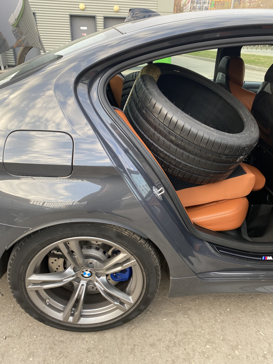 Летняя резина — BMW M5 (F90), 4,4 л, 2020 года | шины | DRIVE2