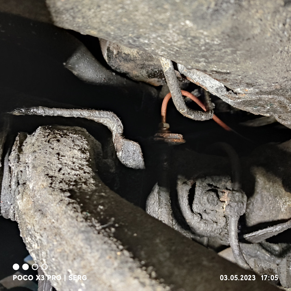 Замена задних тормозных магистралей — Mitsubishi Pajero (3G), 3,2 л ...