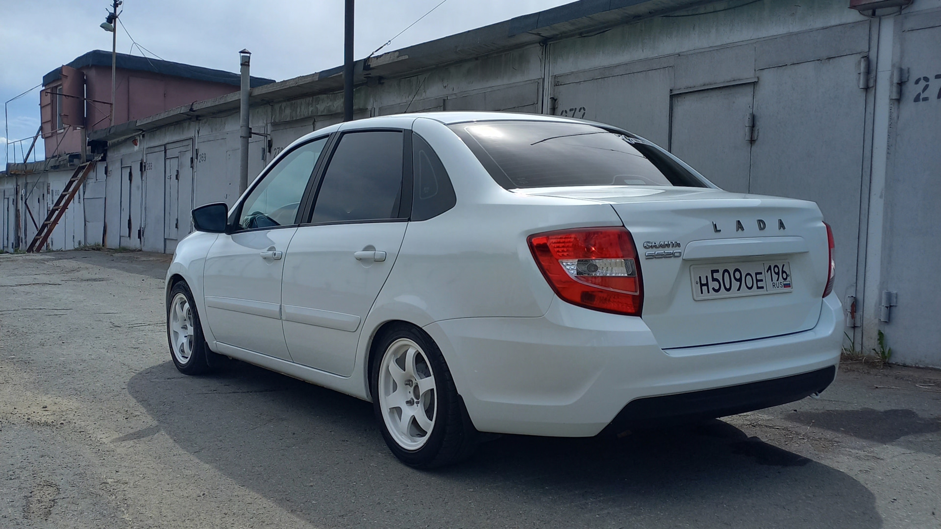 Lada Granta (2G) FL 1.6 бензиновый 2020 | SS 20 на DRIVE2