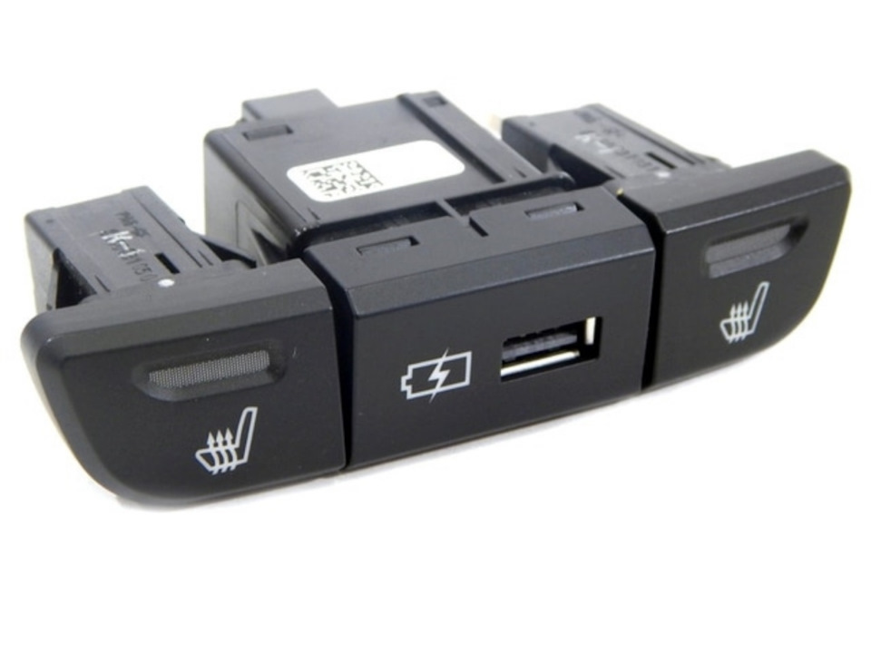 Вопрос по USB зарядке в Веста ng. — Lada Vesta SW (NG), 1,6 л, 2024 года | аксессуары | DRIVE2