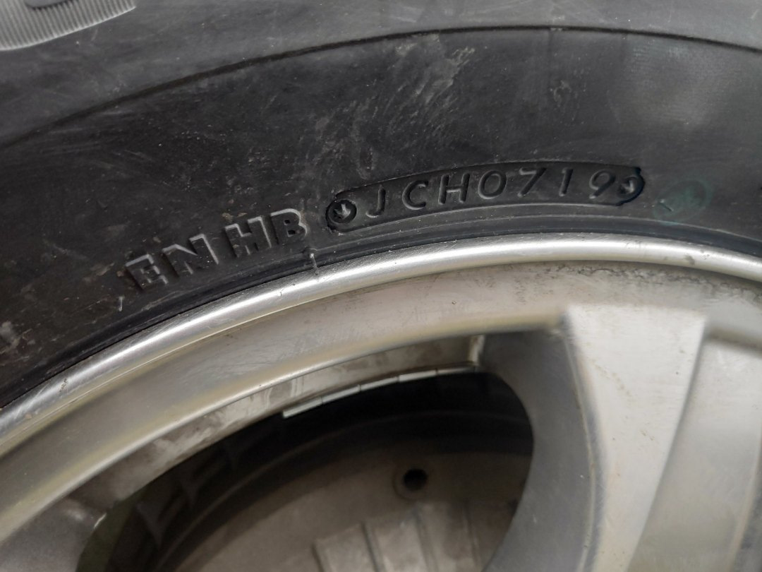 Новая зимняя резина Bridgestone Blizzak Spike-02 215/65 R 16 98T SUV ...