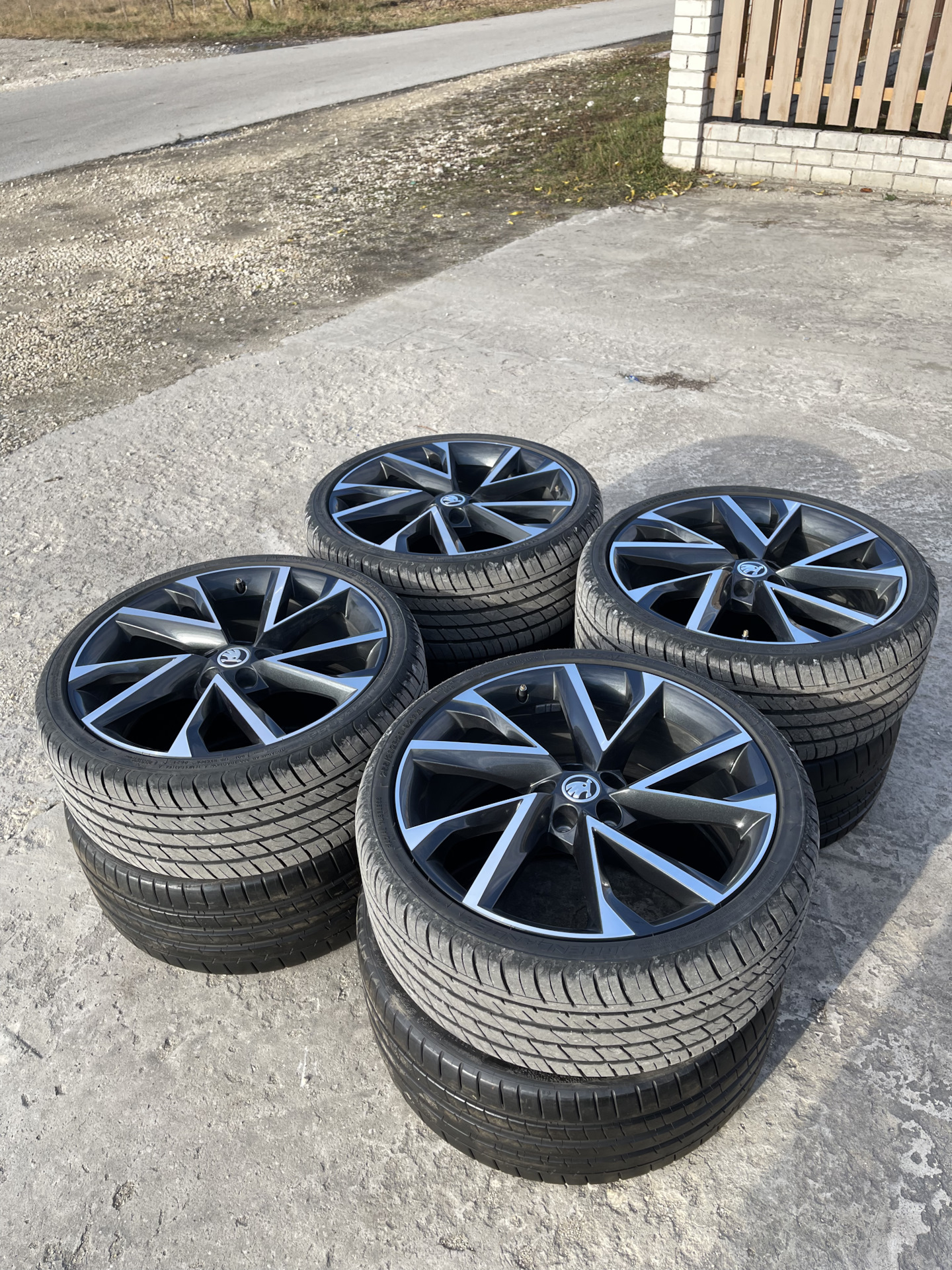 Лето the end, story VEGA R20 rims the end — Skoda Superb Mk3, 2 л, 2017 ...