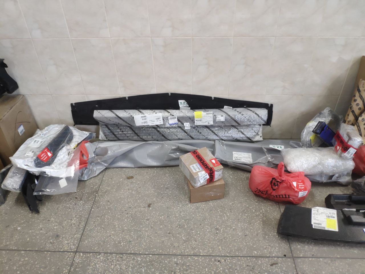 Запасные части прибыли — Dodge Challenger, 6,7 л, 2018 года | запчасти ...