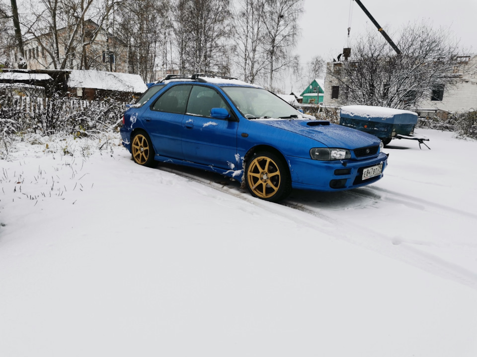 Отбойник и защелка лючка бензобака — Subaru Impreza (GC/GF), 2 л, 1999 ...