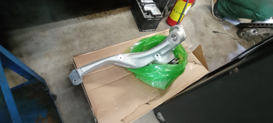 Замена кулака — Land Rover Range Rover (4G), 5 л, 2015 года | поломка ...