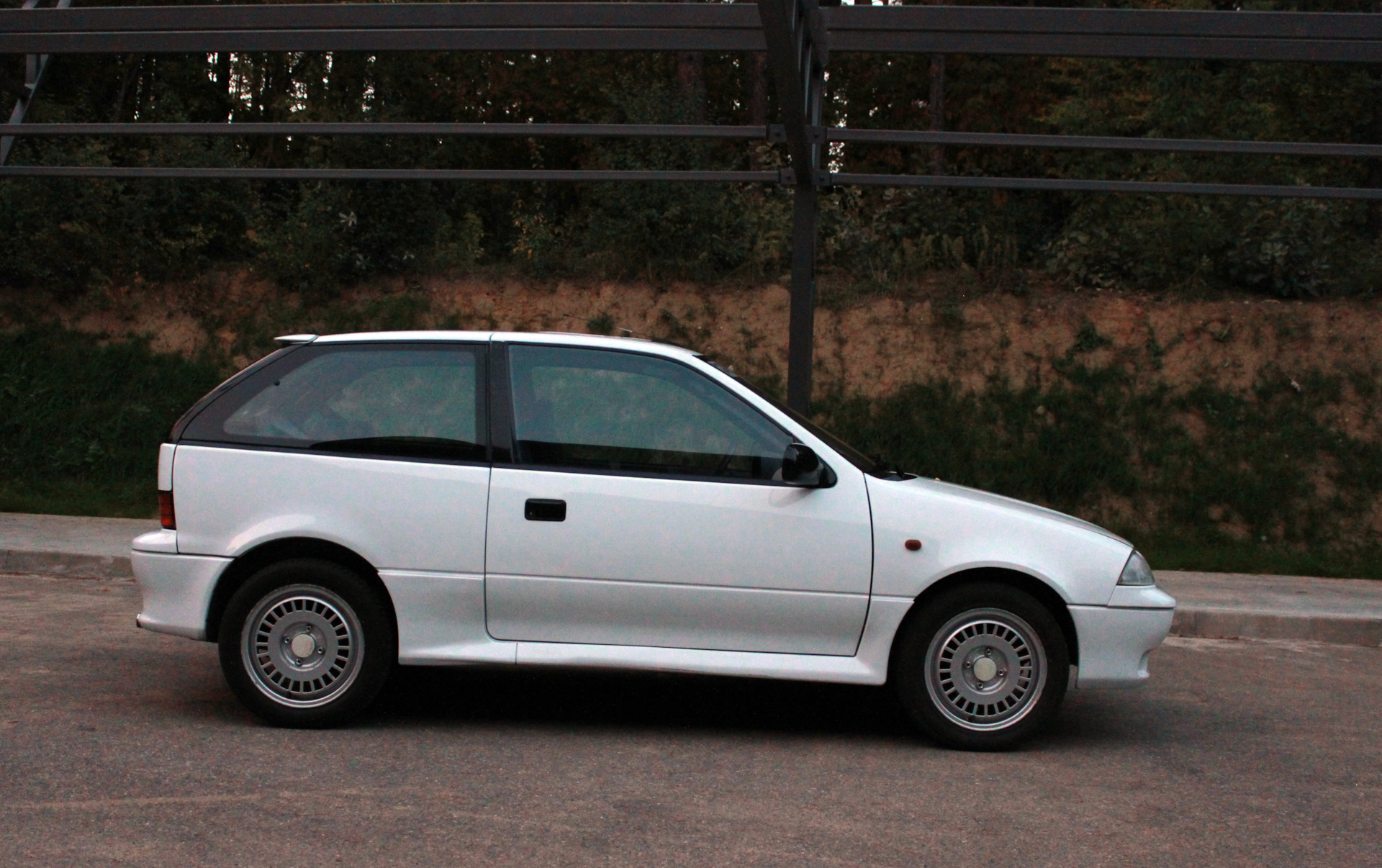 Покупки и фото — Suzuki Swift (1G), 1,3 л, 1990 года | аксессуары | DRIVE2