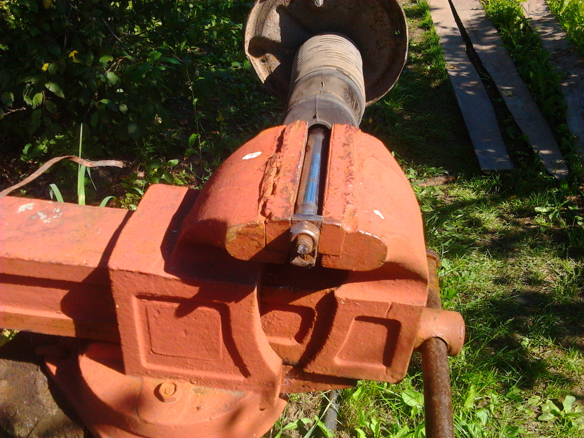 Замена верхней опоры заднего амортизатора. — Hyundai Accent (2G), 1,5 л ...