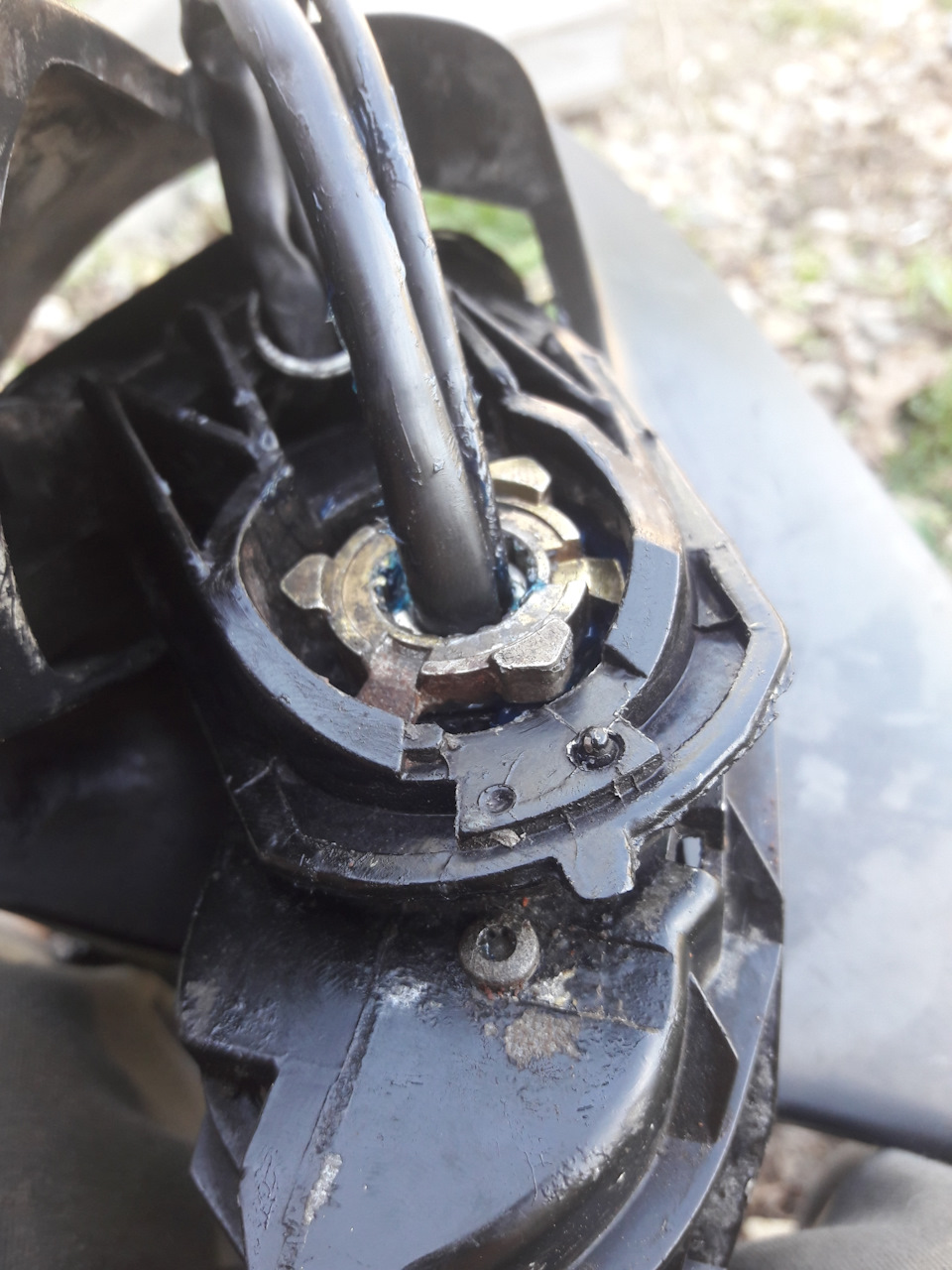 Пыльники стоек. — Nissan Lafesta (1G), 2 л, 2010 года | своими руками | DRIVE2