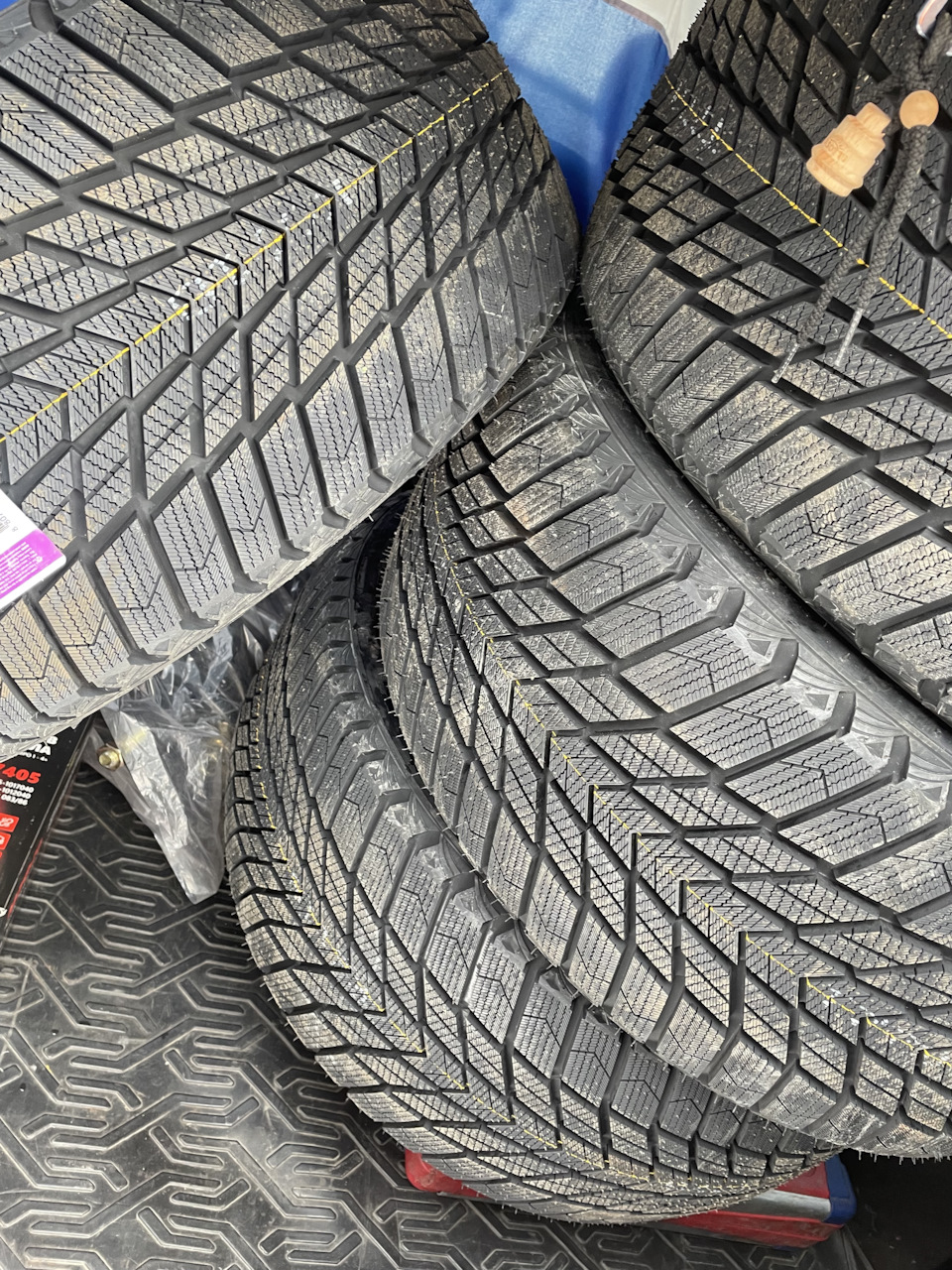 Зимние шины Nexen Winguard Ice Plus — Audi A4 (B6), 1,8 л, 2003 года ...