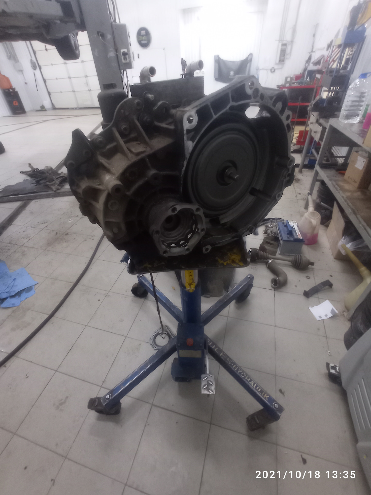 Замена заднего сальника коленвала, масла в DSG6 — Skoda Superb Mk2, 2 л ...