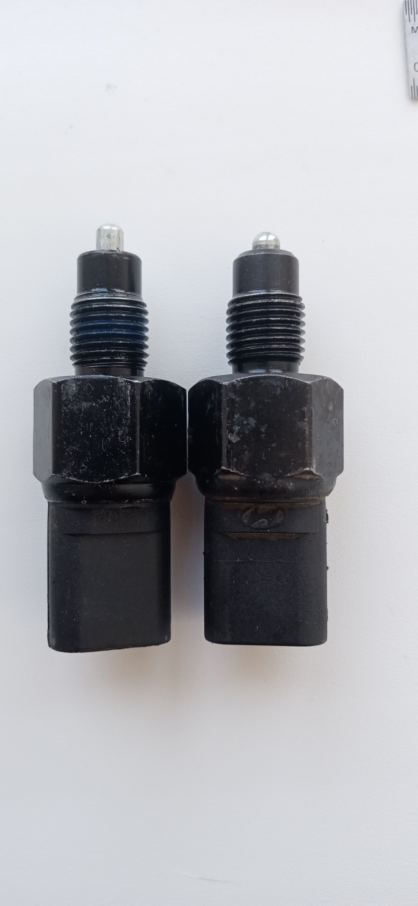 Замена датчика заднего хода 9386039003 — Hyundai ix35, 2 л, 2012 года ...