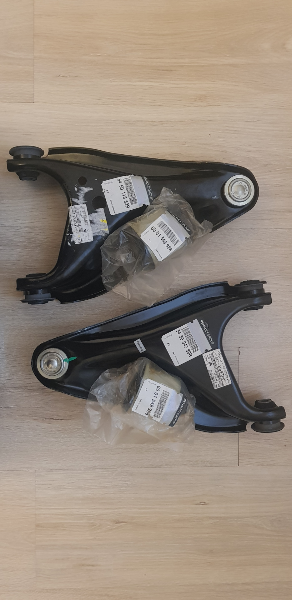 545004269R Рычаг перед подв прав в сб RENAULT | Запчасти на DRIVE2