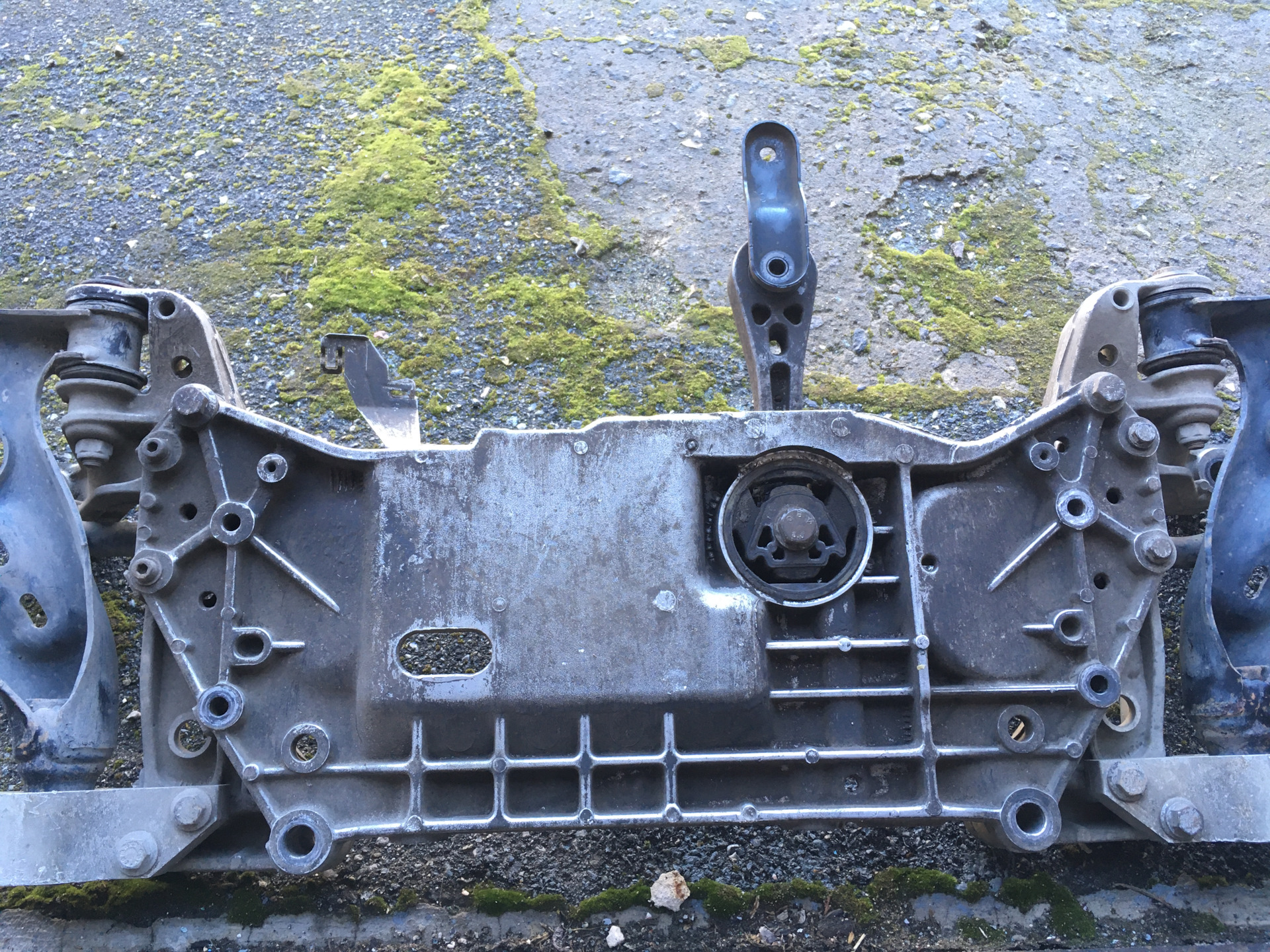 Замена втулок переднего стабилизатора, установка шайб подрамника ...