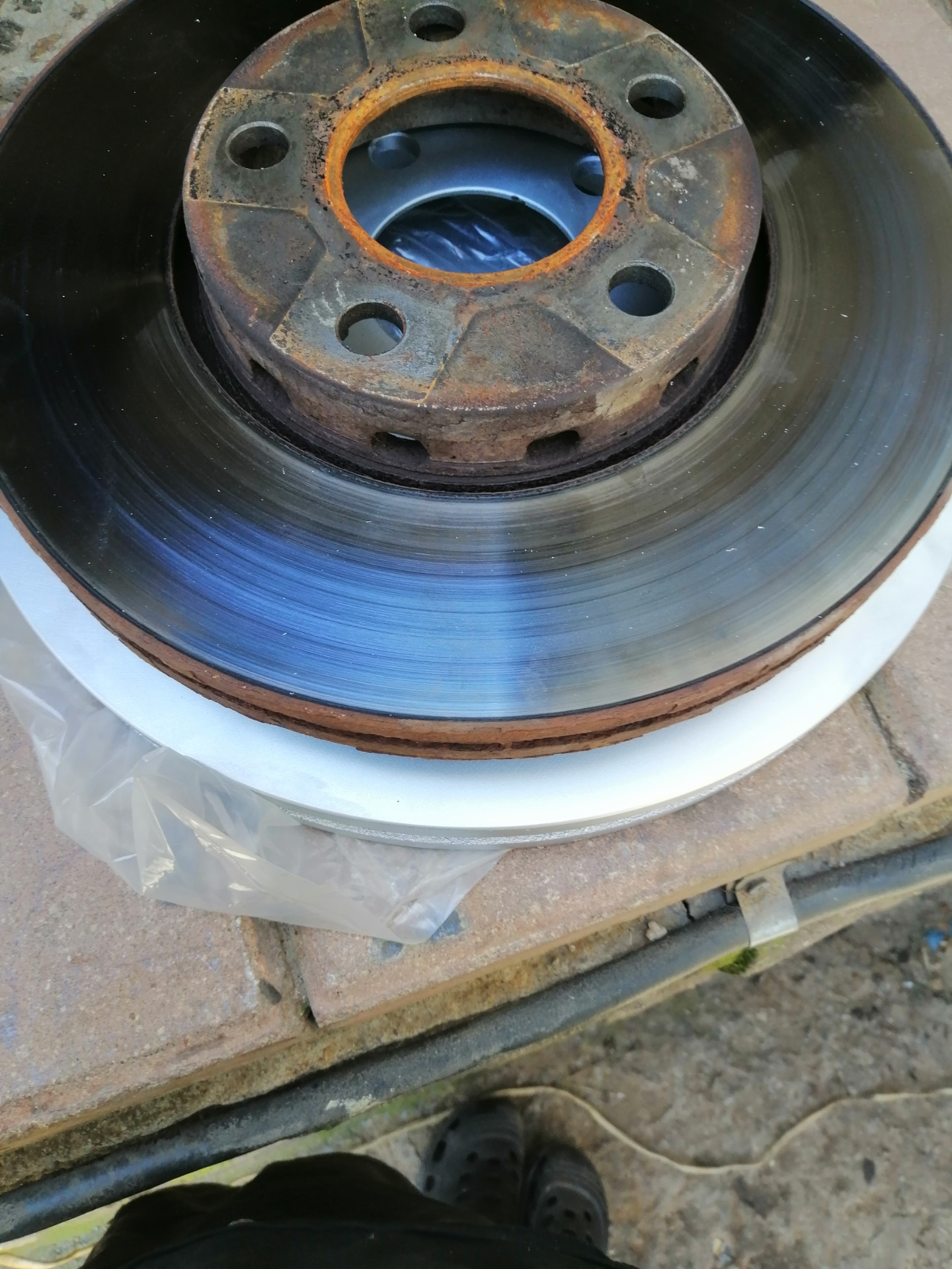 Установка 4pot 330мм тормозов — Audi A4 Avant (B6), 1,9 л, 2004 года ...