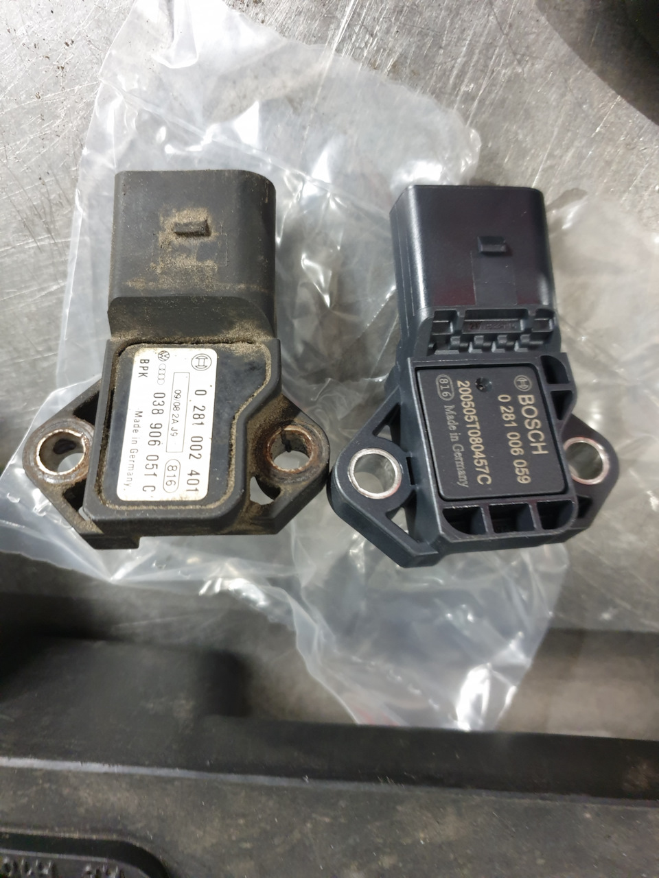 038906051C Датчик давления воздуха / AUDI, SEAT, SKODA, VW 99~ VAG ...