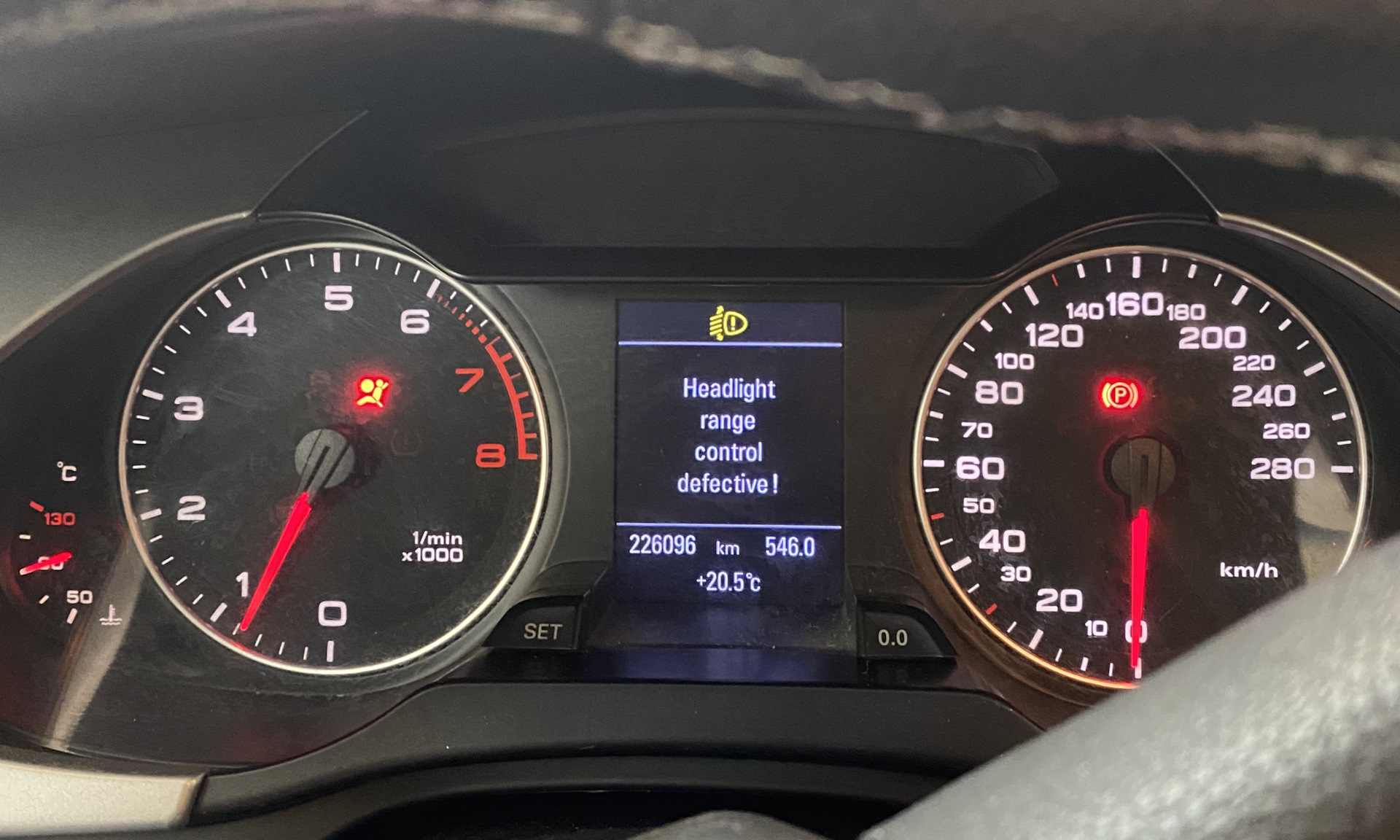 4: Малышка опустила свой взор или Фары светят вниз. Ошибка: 00496 ...