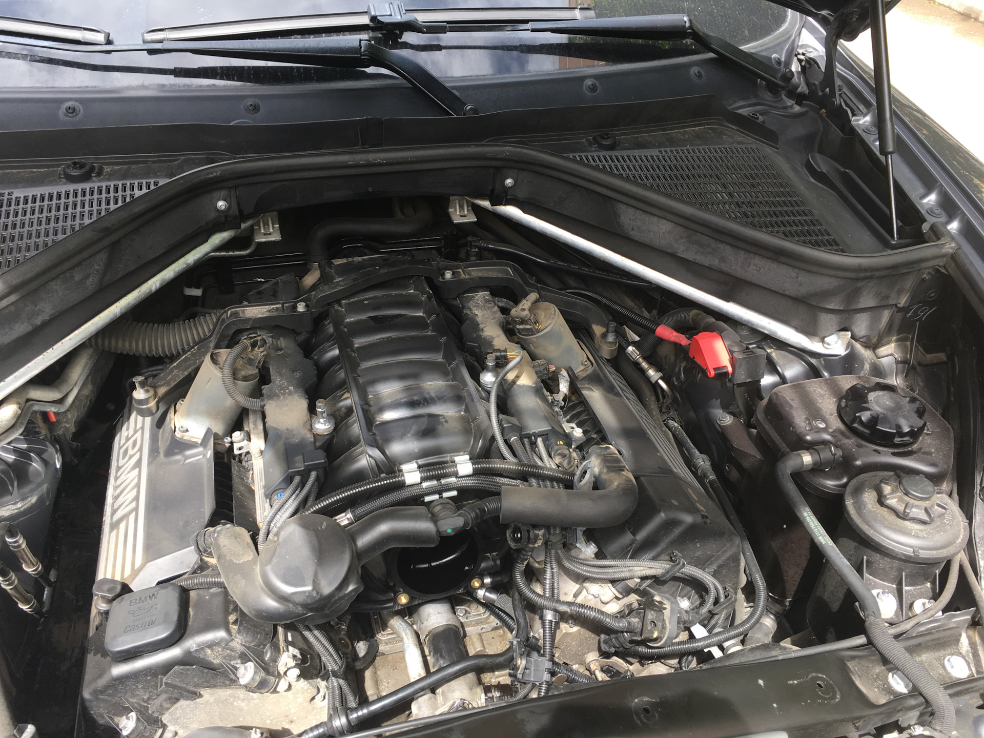 Замена вентиляционной трубы — BMW X5 (E70), 4,8 л, 2007 года | своими ...