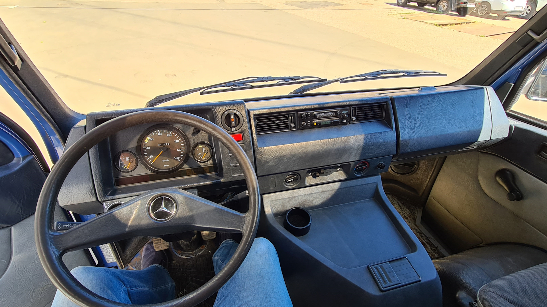 Mercedes-Benz MB100 2.4 дизельный 1990 | Винтажный автобус на DRIVE2