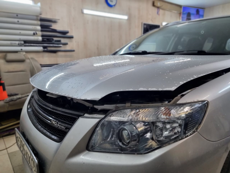 Броне пленка и крепление капота — Toyota Corolla Fielder (E140), 1,5 л ...