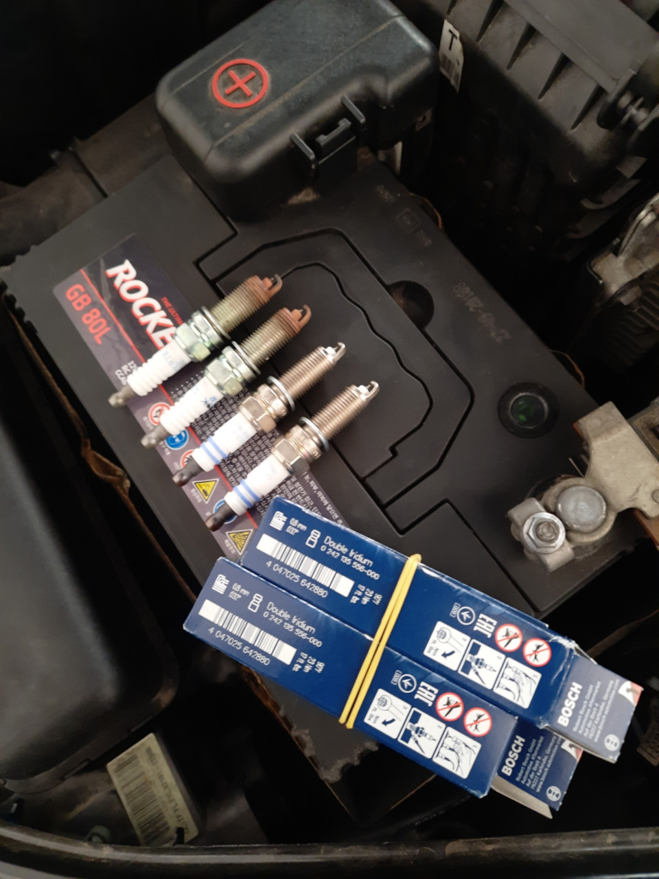 Замена свечей — KIA K5 (1G), 2 л, 2014 года | расходники | DRIVE2