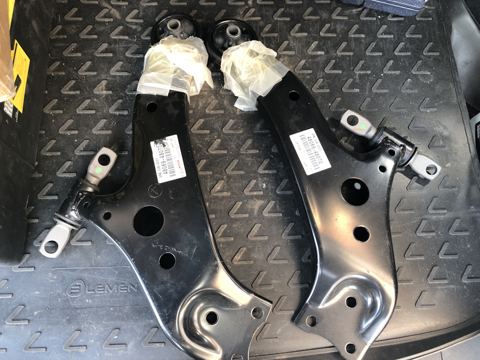 4806848070 Рычаг подвески TOYOTA LEXUS | Запчасти на DRIVE2