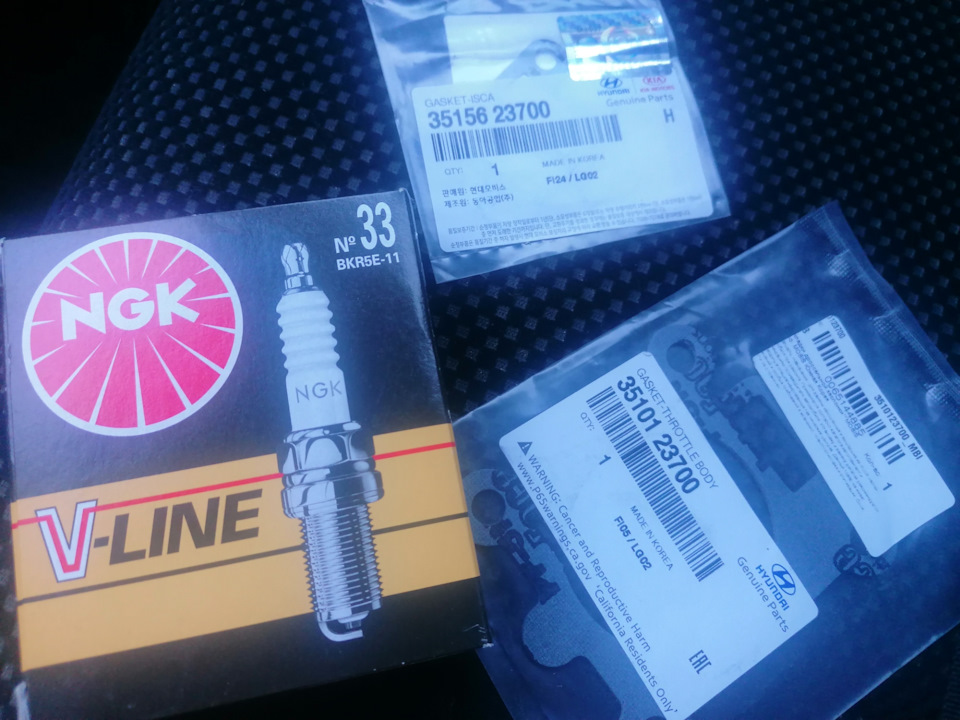 Замена свечей зажигания — Hyundai Tucson (JM), 2 л, 2007 года | своими ...