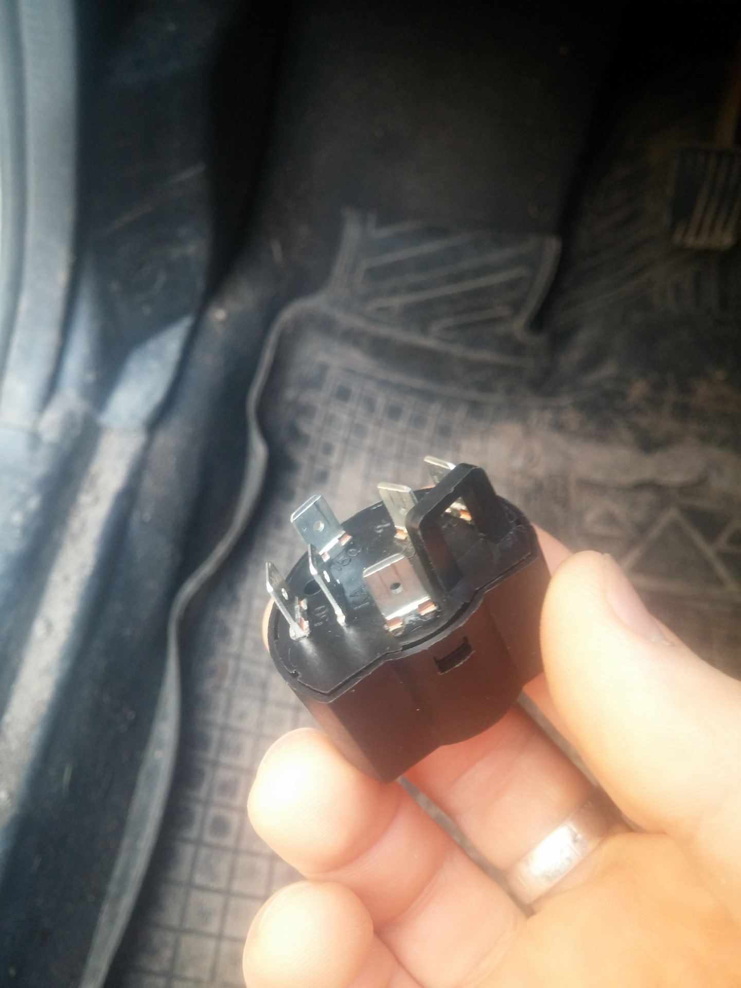 Контактная группа замка зажигания. — Daewoo Nexia (N150), 1,5 л, 2010 ...