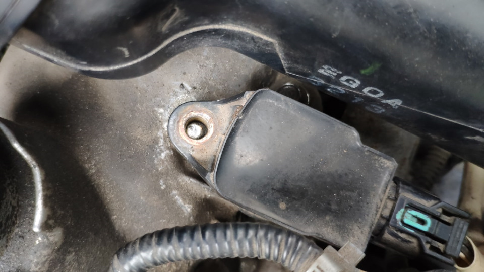 Обломился болт крепления катушки зажигания, решение проблемы — Honda ...