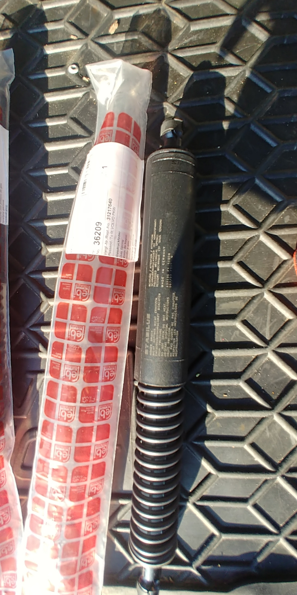 31217640 Упор газовый Volvo | Запчасти на DRIVE2