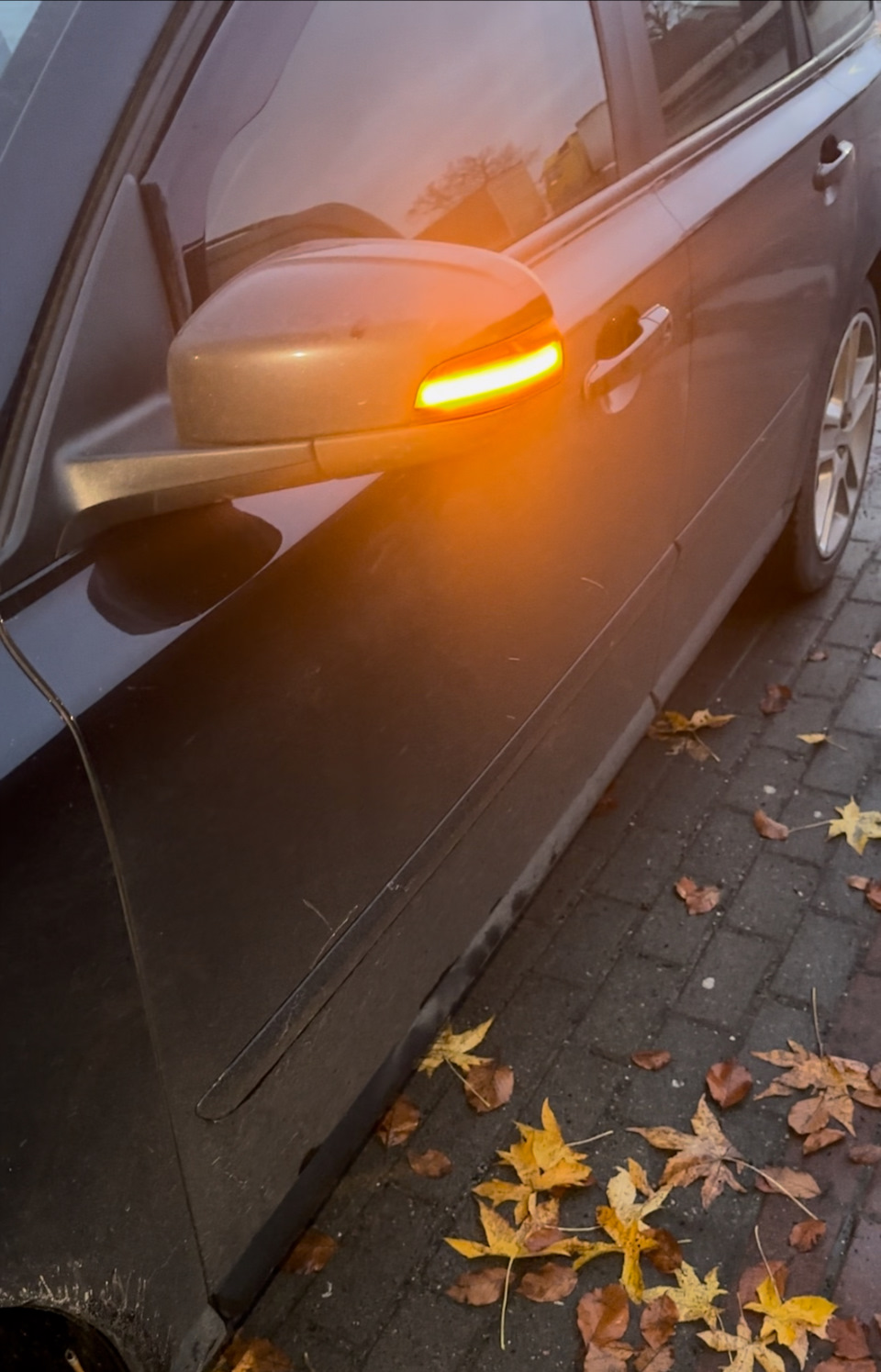 LED повторители на зеркалах — Volvo V50, 1,6 л, 2008 года | наблюдение ...