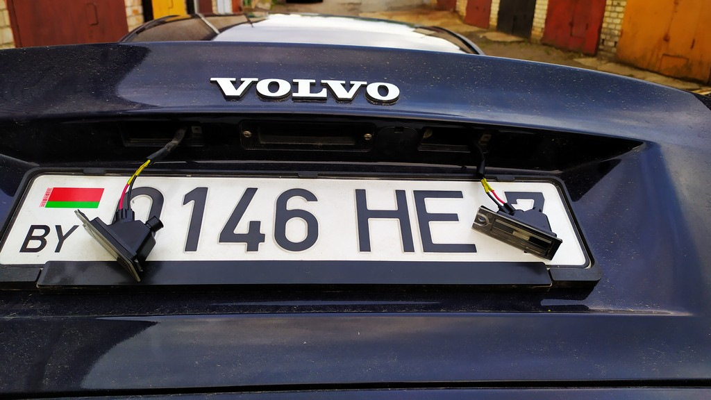 Ремонт подсветки номерного знака (замена патронов ламп) — Volvo S60 (1G ...
