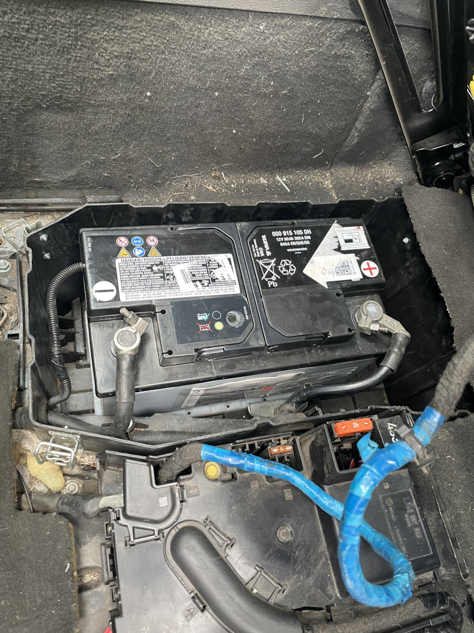 #5 Высасывает АКБ — Volkswagen Touareg (1G), 3,2 л, 2003 года ...