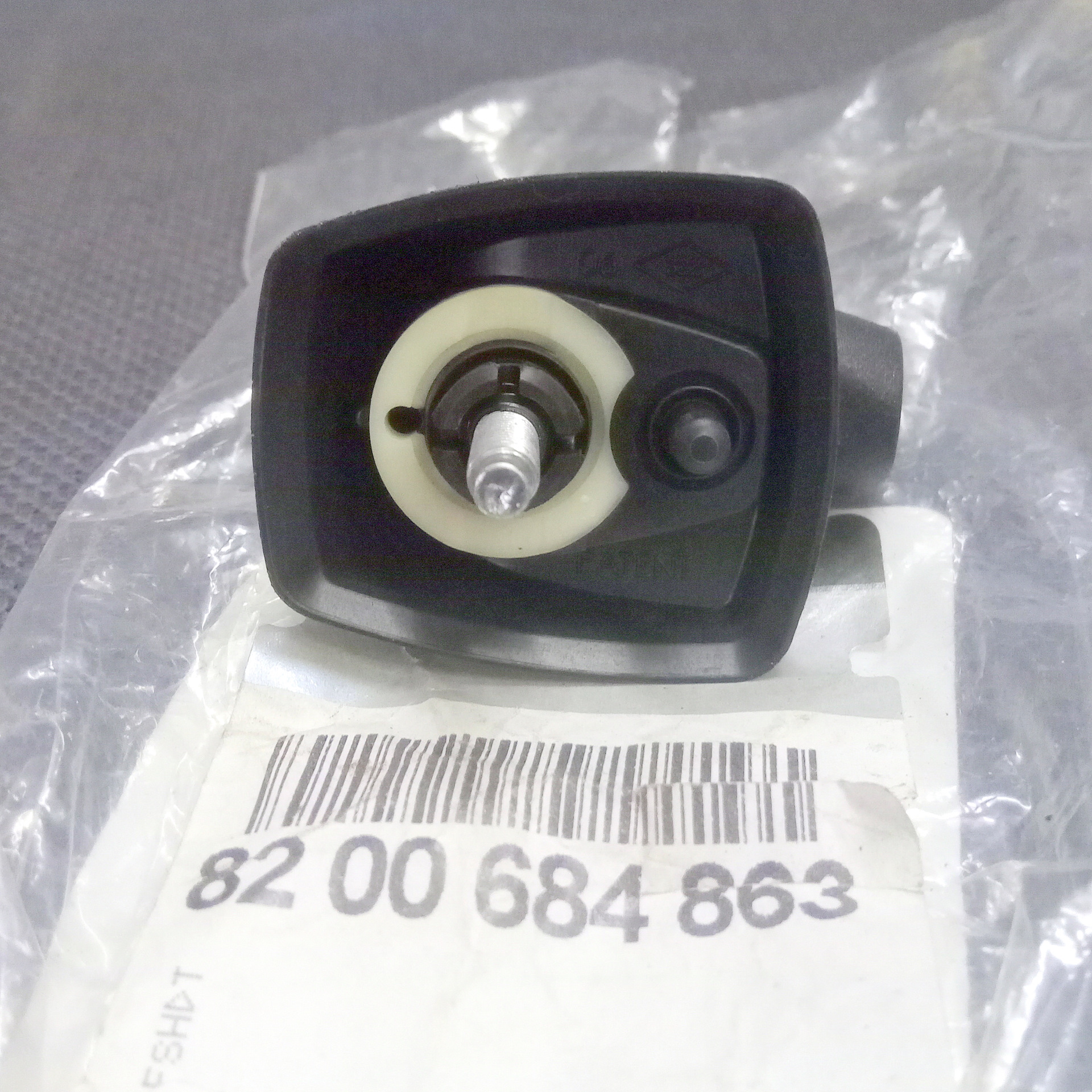 ЗАМЕНА сгнившего основания радиоАНТЕННЫ — Renault Laguna I, 2 л, 1996 ...