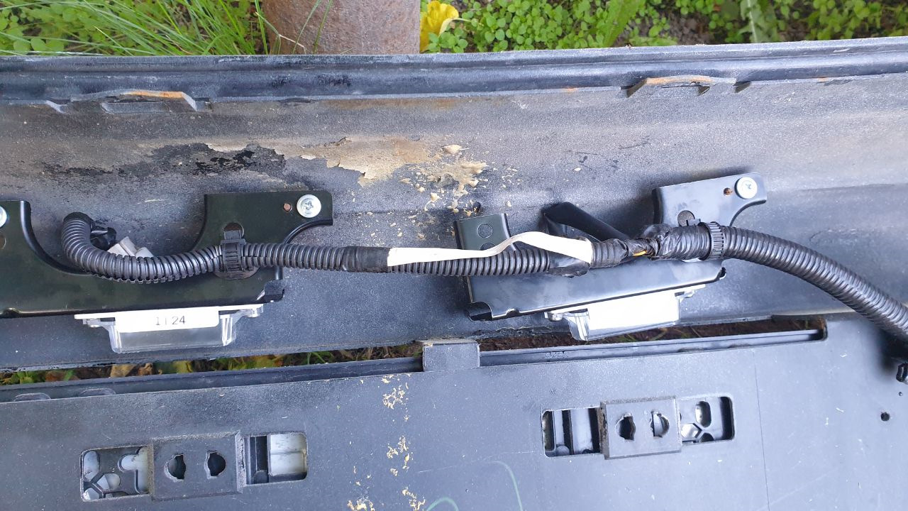 Замена ламп подсветки номера — Mitsubishi Lancer X, 2 л, 2013 года ...