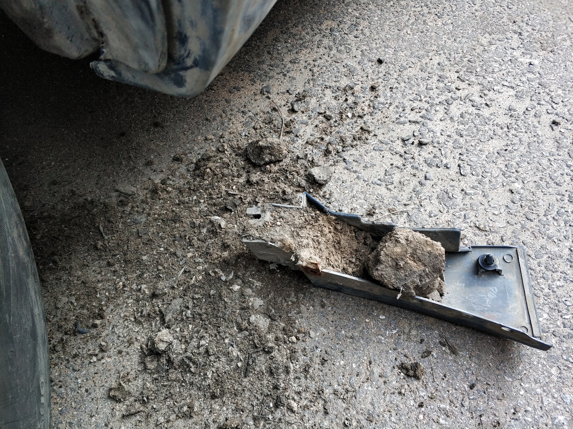 Новый цвет для старых тапочек — Renault Logan MCV, 1,6 л, 2010 года ...