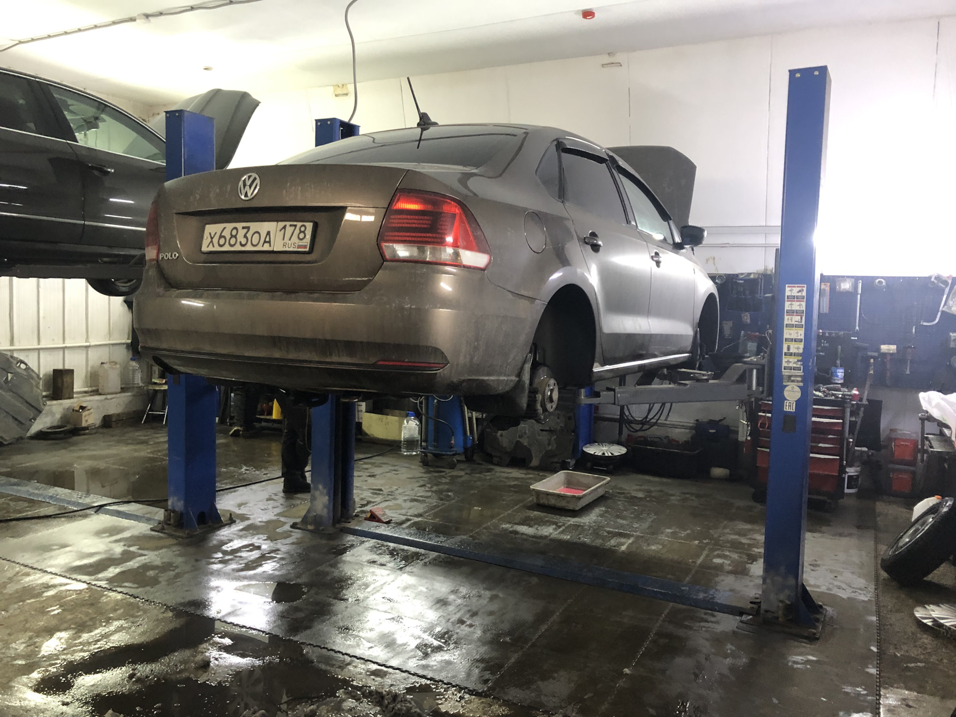 Замена тормозной жидкости и антифриза — Volkswagen Polo Sedan, 1,6 л ...