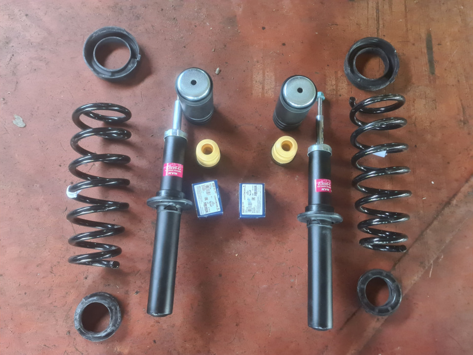 Замена передних стоек и пружин — BMW X5 (E70), 3 л, 2008 года ...