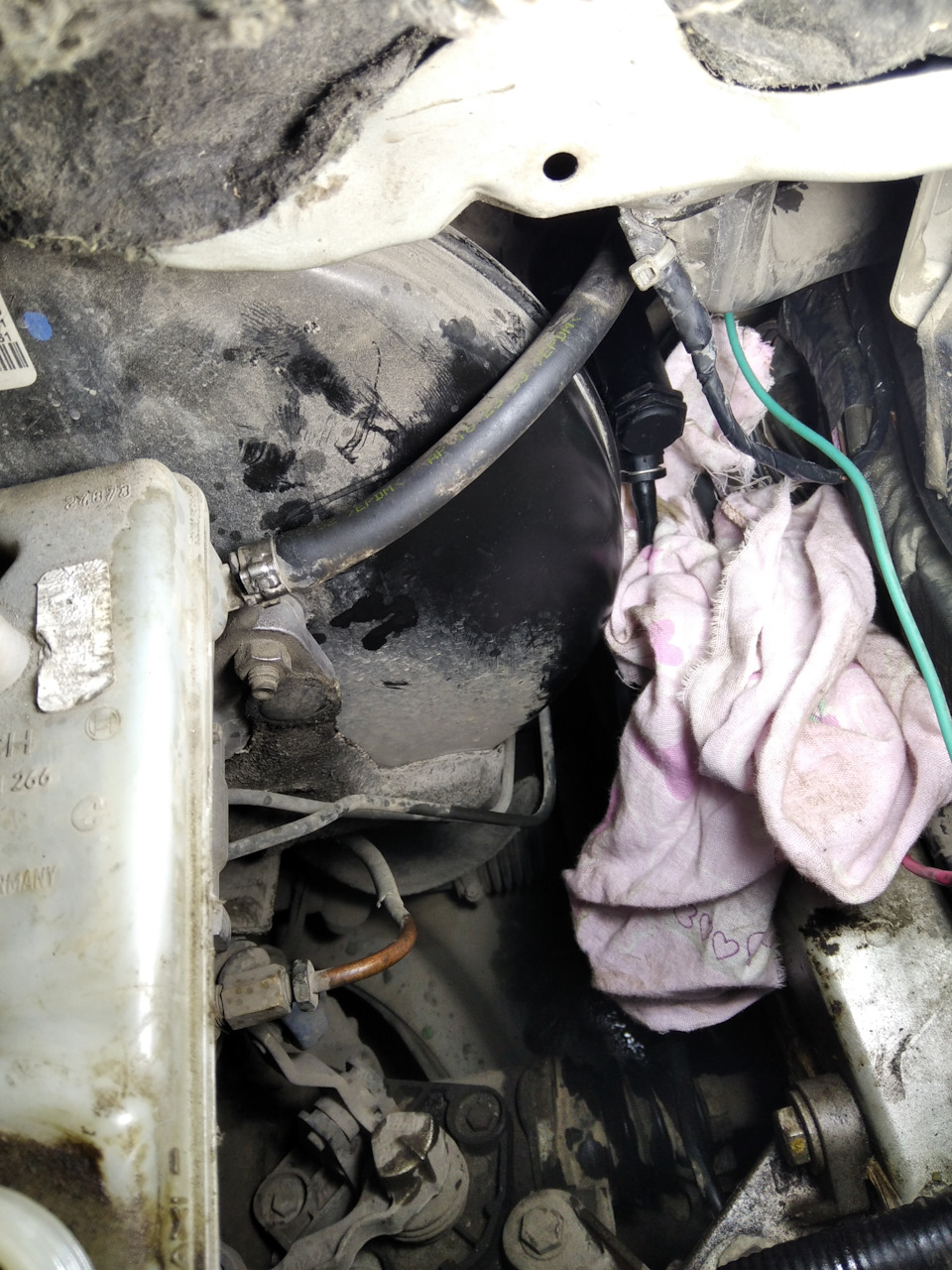 Замена Главного цилиндра сцепления — Renault Megane II, 1,6 л, 2007 ...