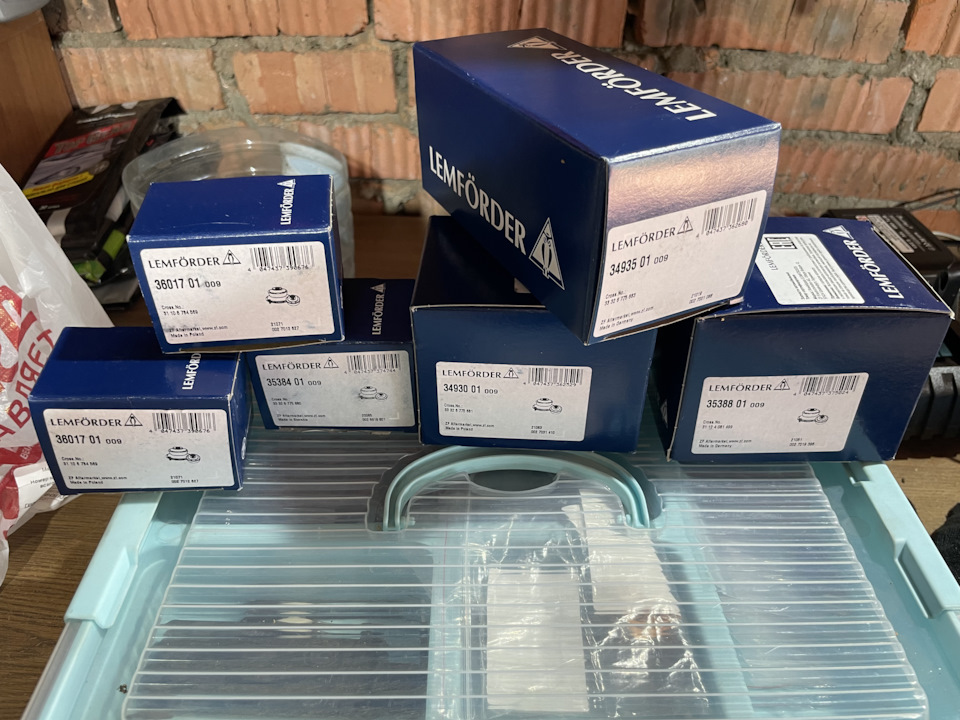 3493001 Подвеска, рычаг независимой подвески колеса LEMFORDER ...