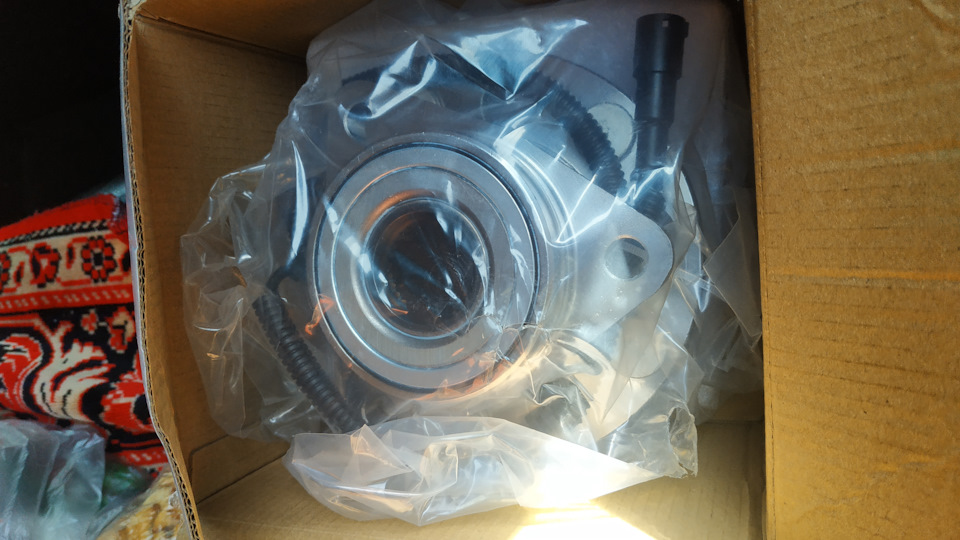 Ступица правая, шрус и шаровая опора — SsangYong Rexton (2G), 2,7 л ...